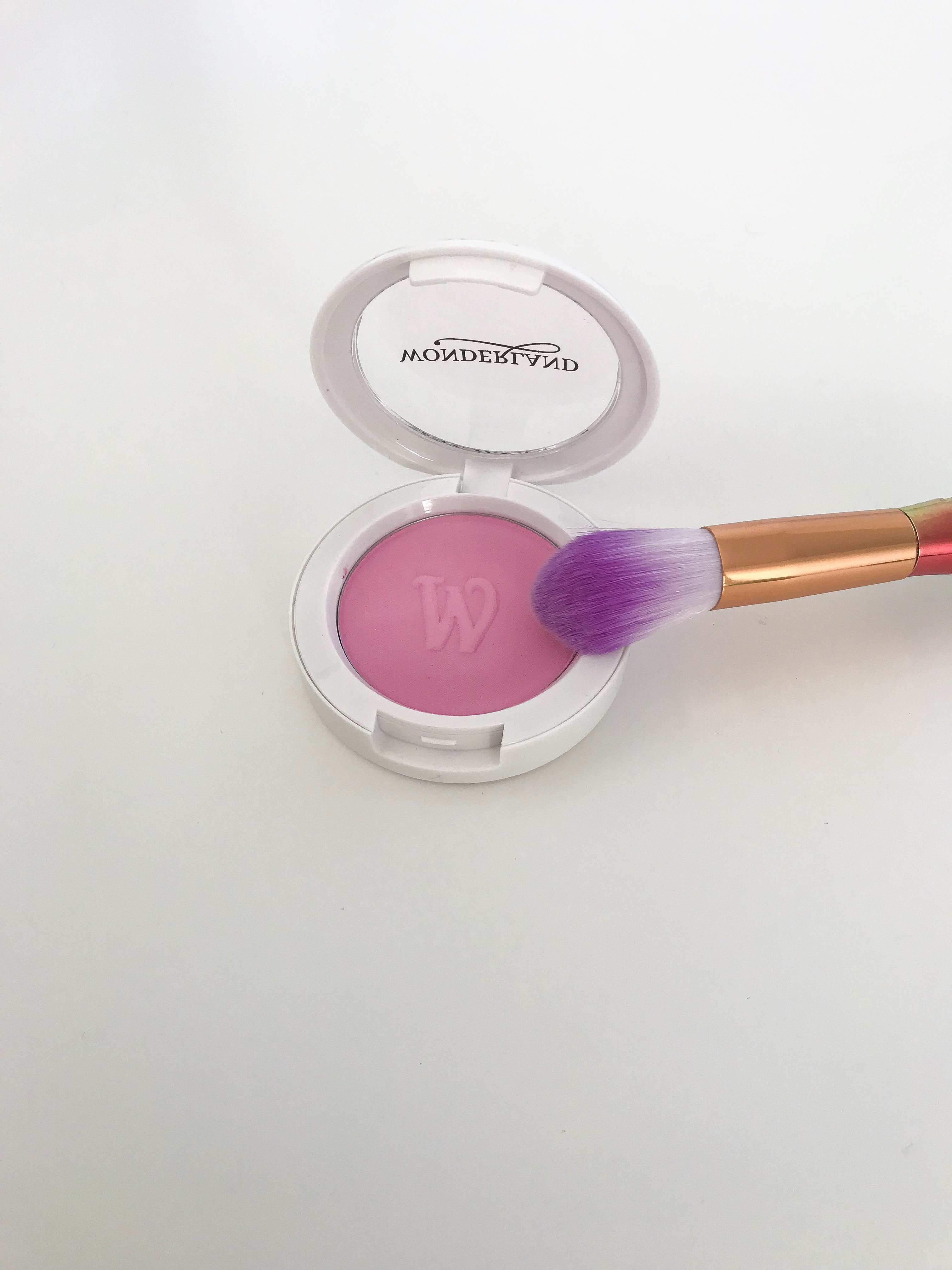 Wonderland Make Up Review – Little Luxuries by Lynsey